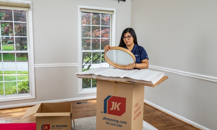 Deciding between full-packing and self-packing services