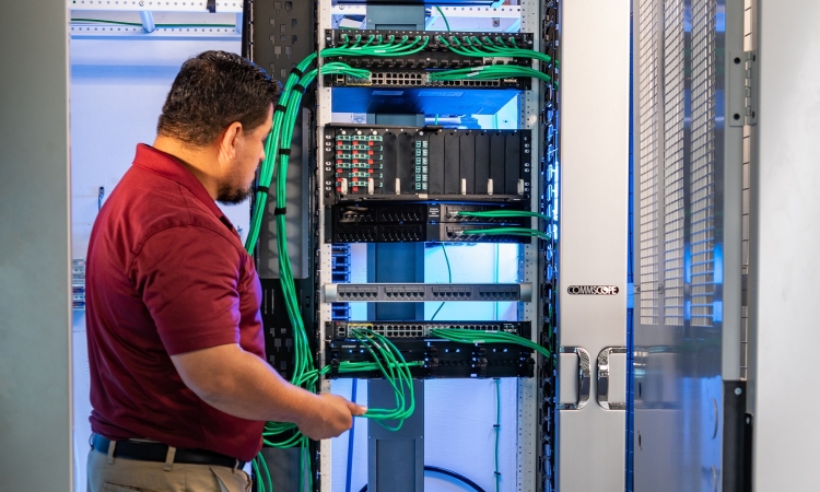 Expert Tips for a Successful Data Center Relocation